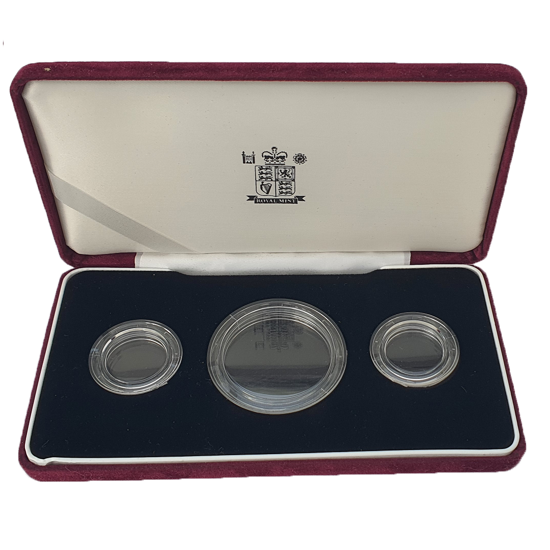 Royal Mint Red Velvet effect Case with Screw Type Capsules for 3 coins ...